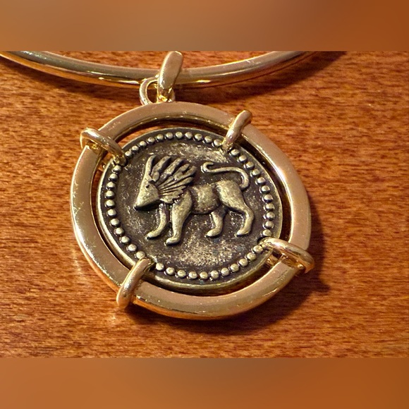 Jewelry | Gold Elizabeth Taylor Greco Roman Charm Bracelet | Poshmark